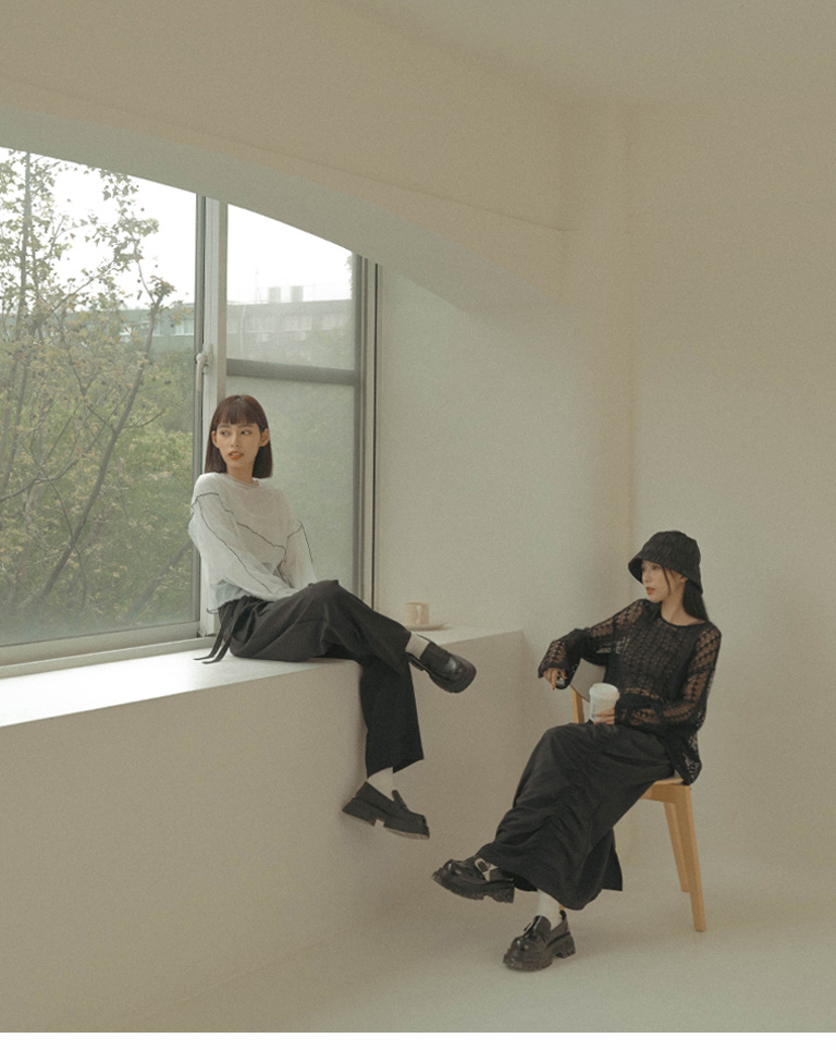 質感鏤空造型落肩寬版上衣 兩色售 - QUEEN SHOP